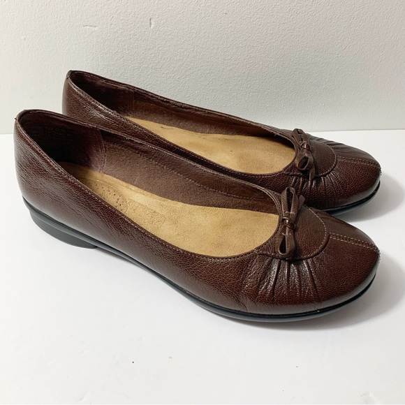 Clarks | Shoes | Clarks Brown Leather Slip On Bow Ballet Loafer Size ...